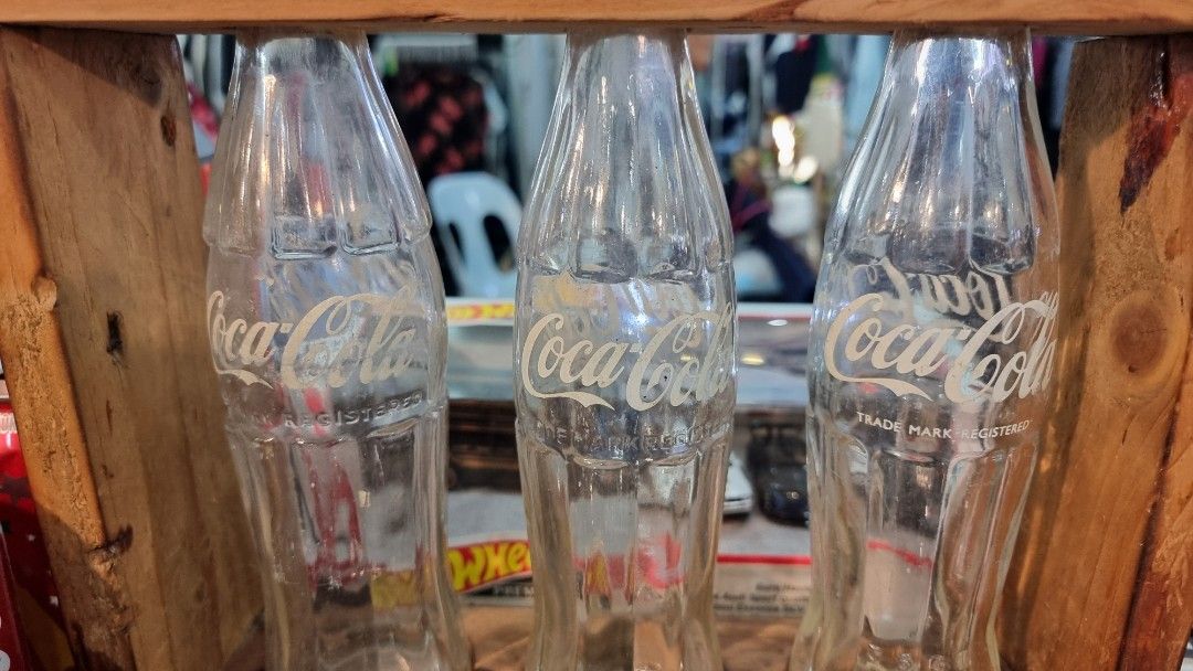 MALAYSIAN WHITE ACL COCA-COLA BOTTLE, Hobbies & Toys, Collectibles ...