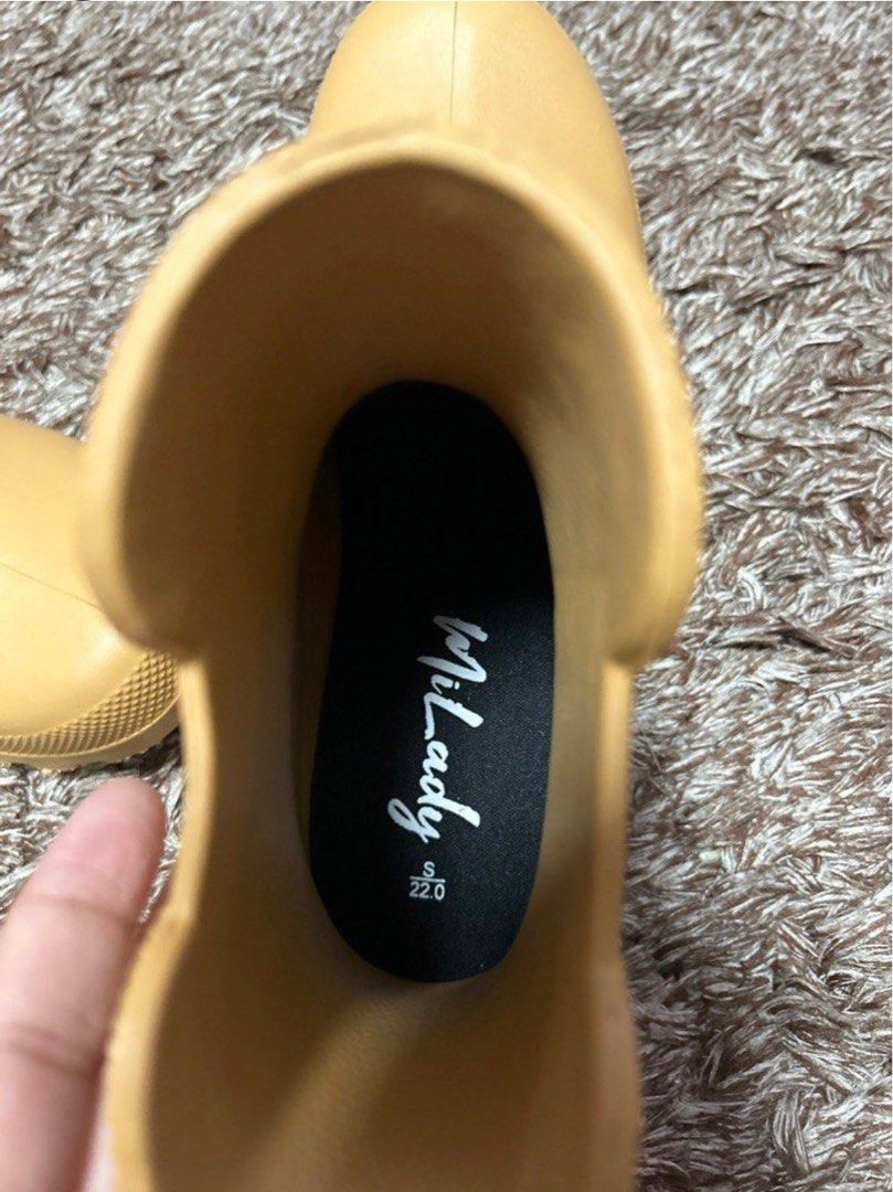 Milk Rubber Boots, Women's Fashion, Footwear, Boots on Carousell