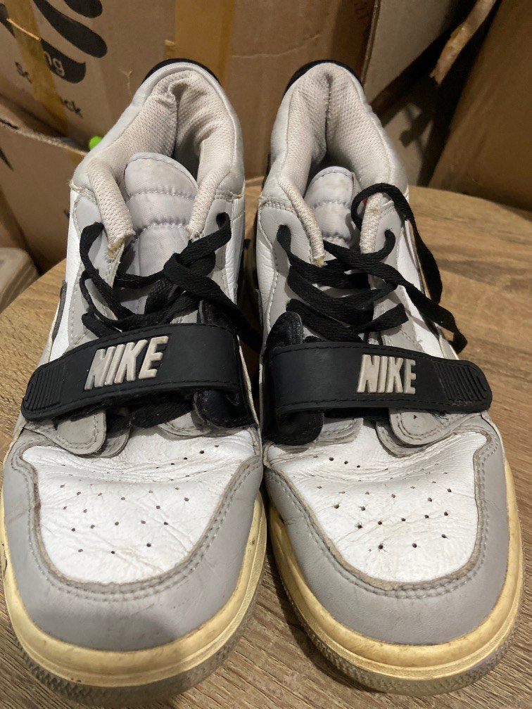 Nike jordan 4 legacy, Fesyen Pria, Sepatu , Sneakers di Carousell