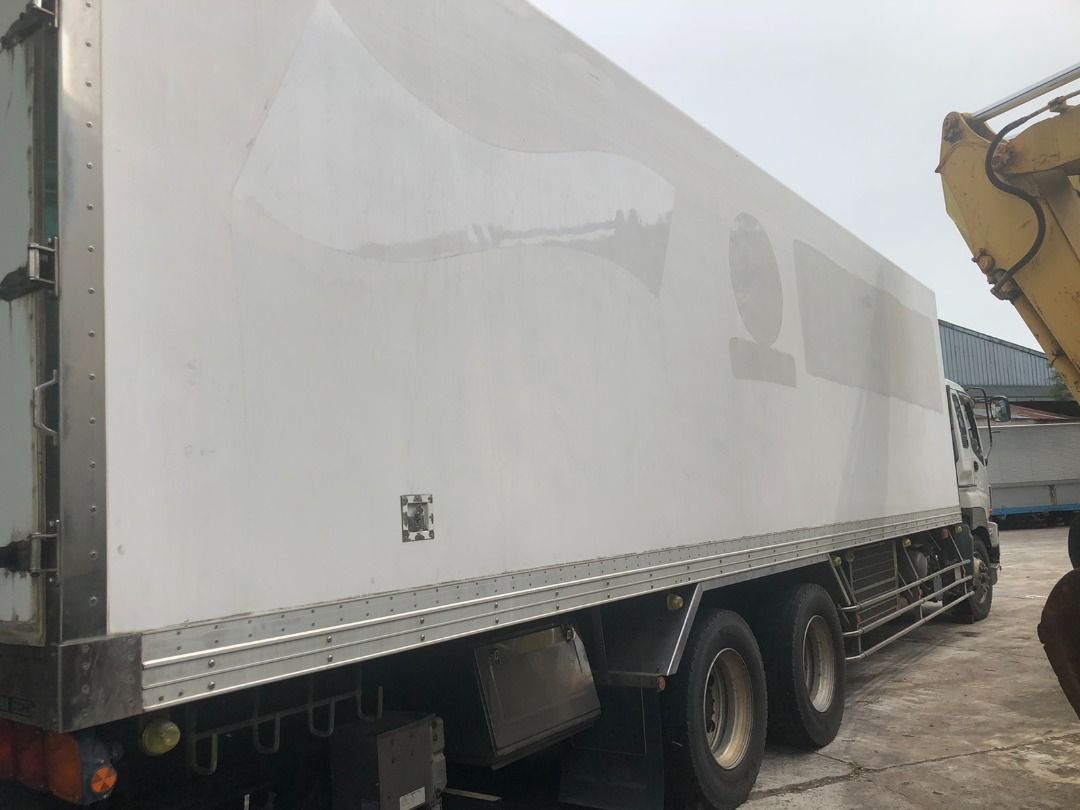 Refrigerated van 32ft japan surplus, Special Vehicles, Heavy Vehicles ...