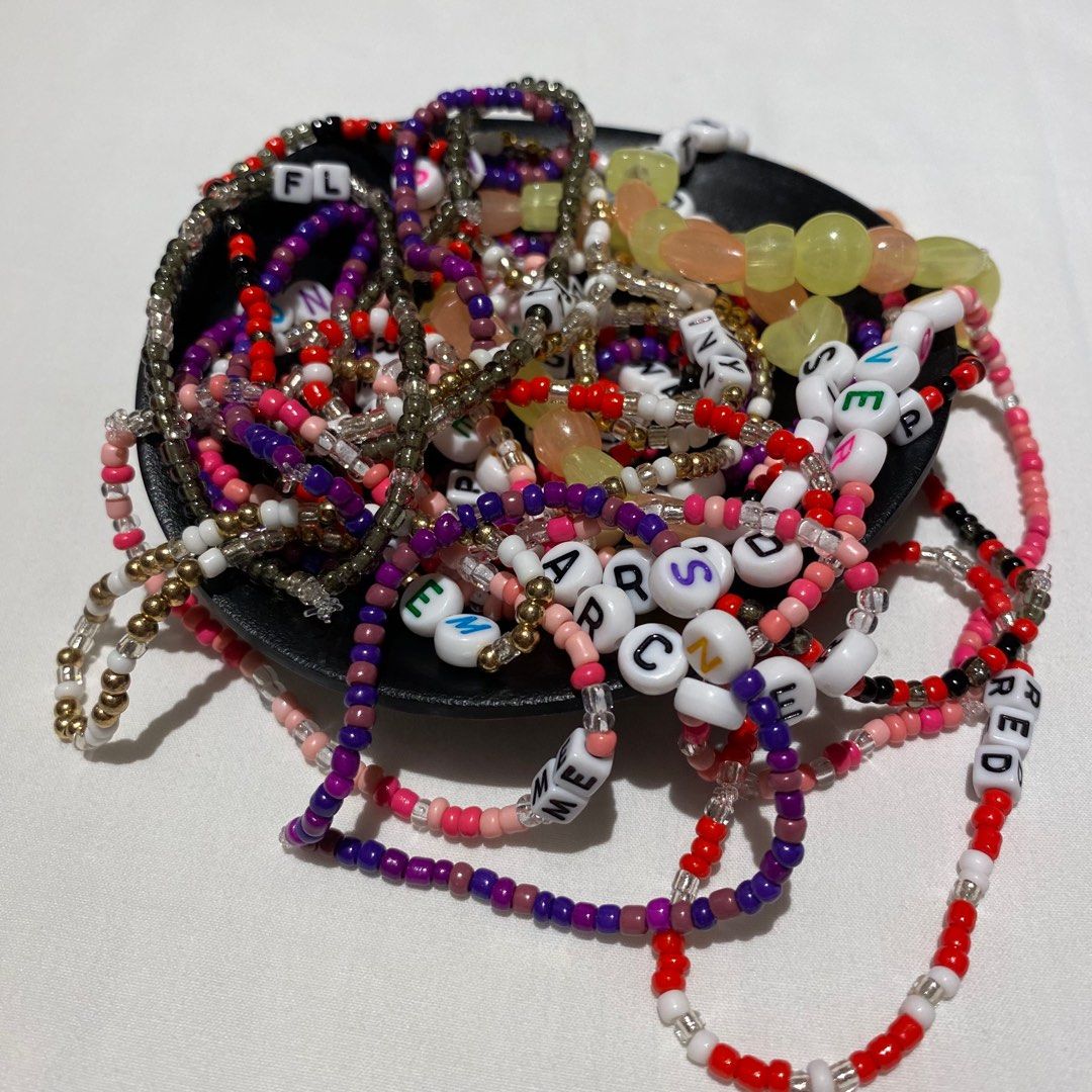 Taylor Swift Friendship Bracelets blindbag 8 for $12, Women's Fashion ...