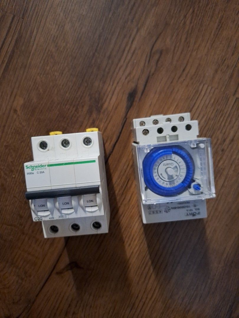 TIMER FORT + MCB SCHNEIDER 3PH, Elektronik, Lainnya di Carousell