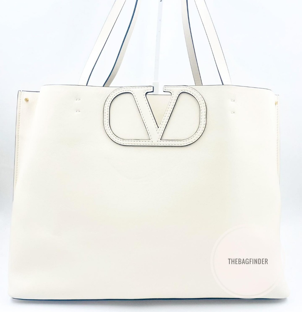 V Logo White Shoulder Bag, Women's Fashion, Bags & Wallets, Shoulder ...