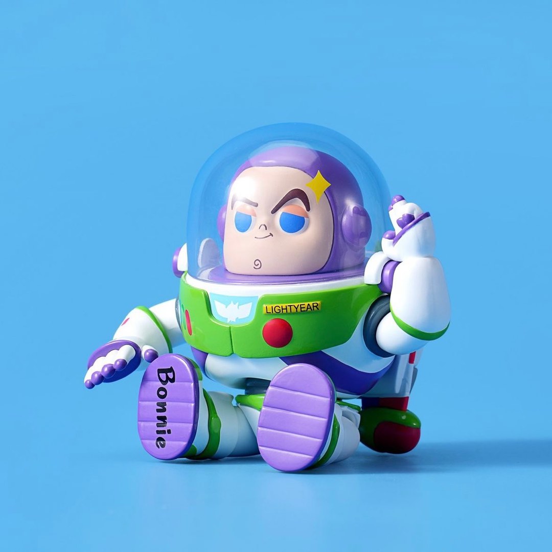 收 Toy Story Sit Nicely 盲盒 巴斯光年 索克天王, 興趣及遊戲, 玩具 & 遊戲類 - Carousell