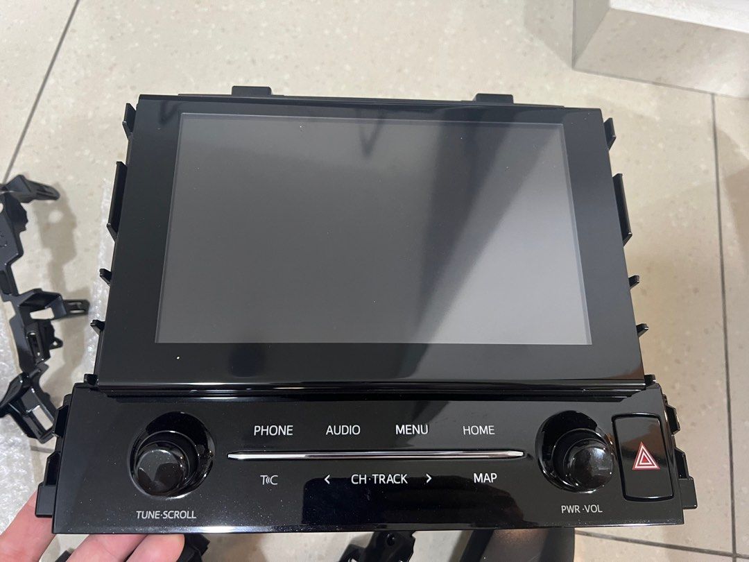 Alphard original head unit, Auto Accessories on Carousell