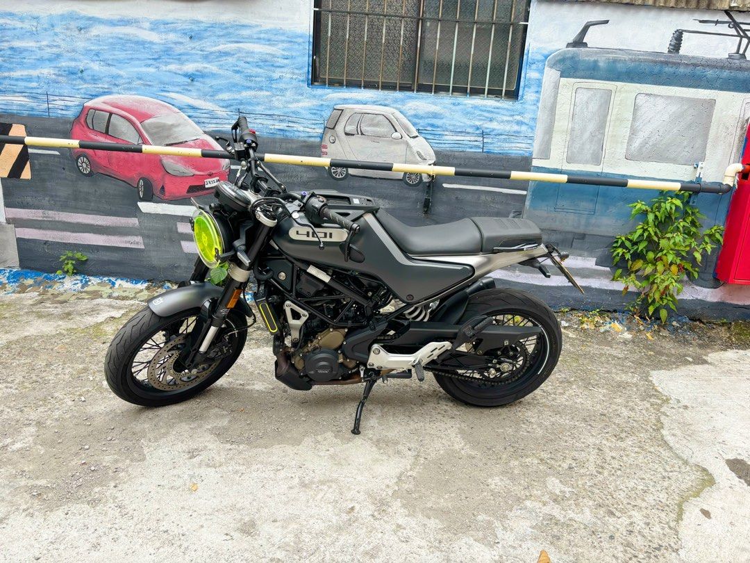 HUSQVARNA SVARTPILEN 黑箭401, 機車, 重機在旋轉拍賣