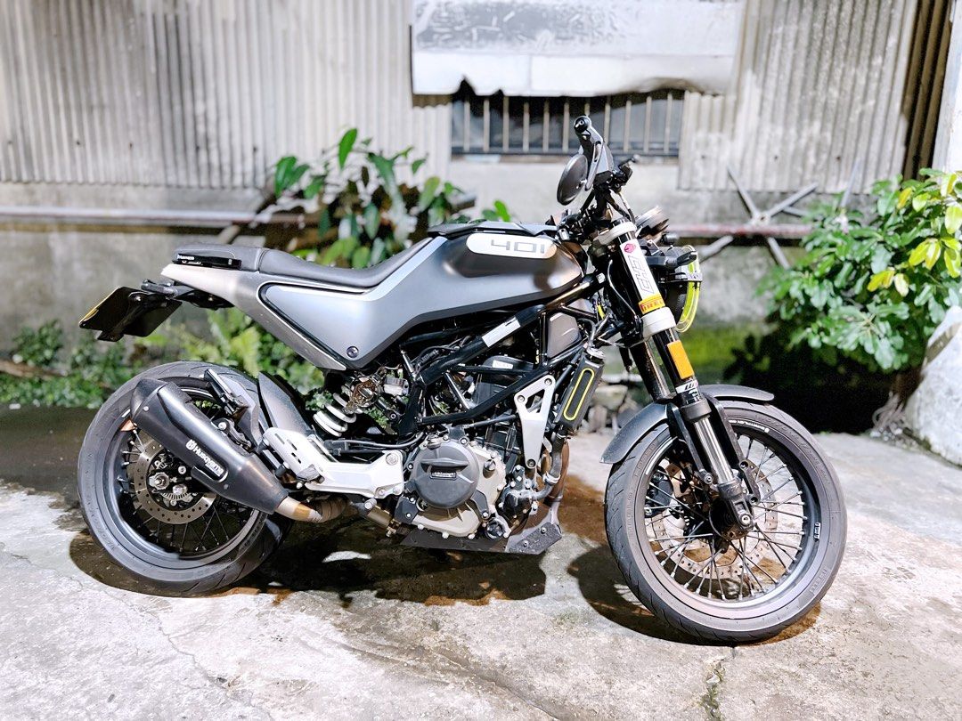 HUSQVARNA SVARTPILEN 黑箭401 （進退快牌）, 機車, 重機在旋轉拍賣