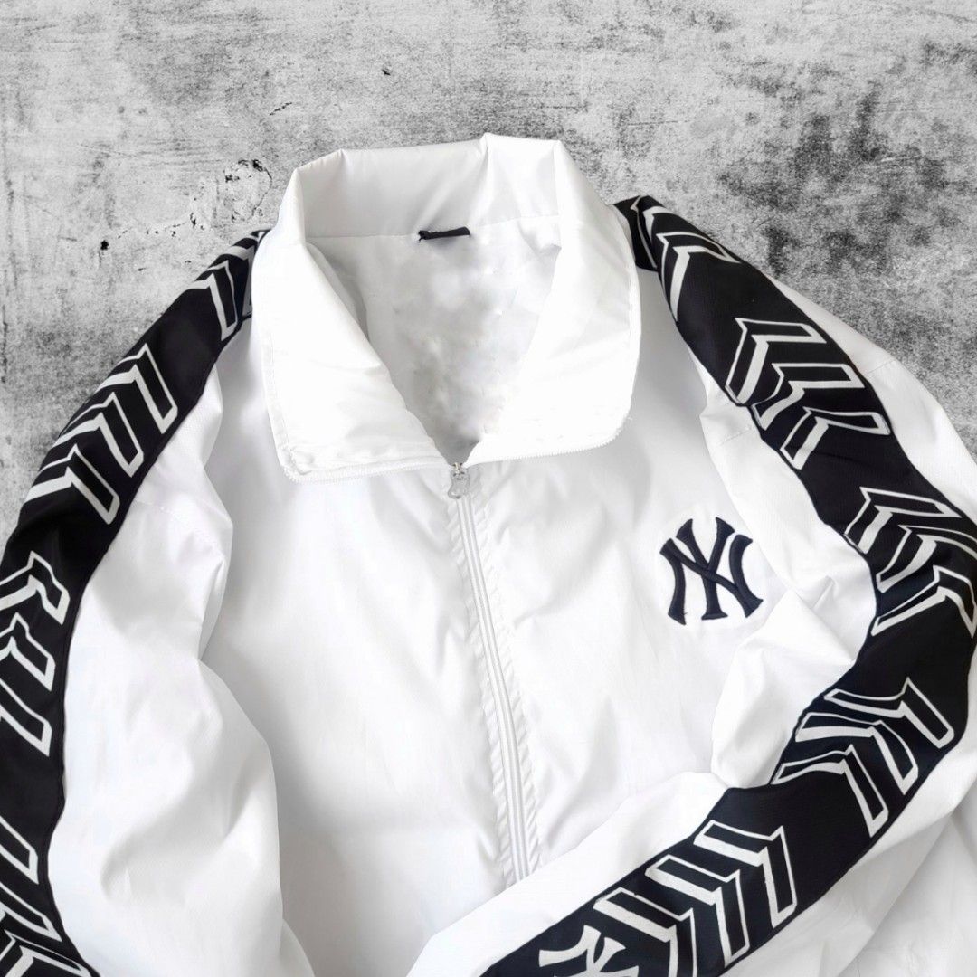 Jaket Tracktop MLB New York Yankees Putih, Fesyen Pria, Pakaian , Baju Luaran di Carousell