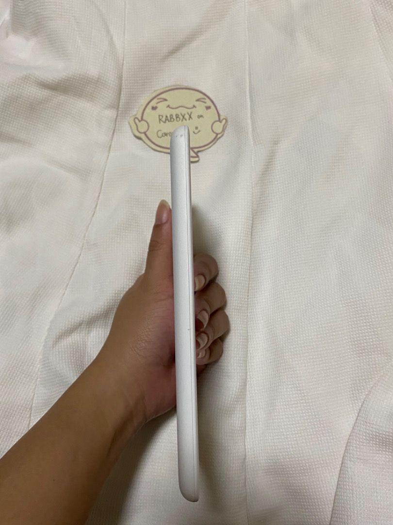 KINDLE BASIC 2019 WHITE 8gb, Mobile Phones & Gadgets, E-Readers on ...