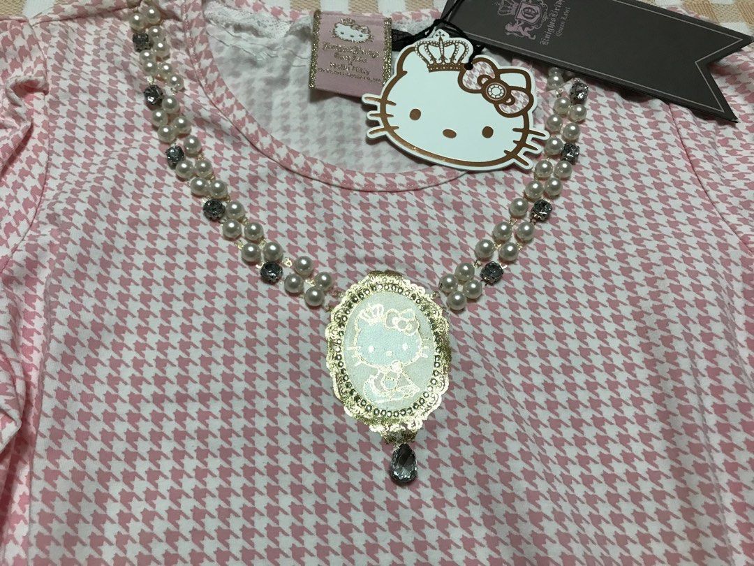 Knightsbridge queen kitty, 她的時尚, 上衣, 其他上衣在旋轉拍賣