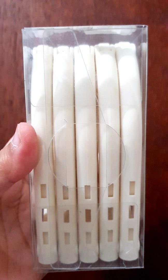 Miniso Foldable Hangers, Furniture & Home Living, Home Improvement ...