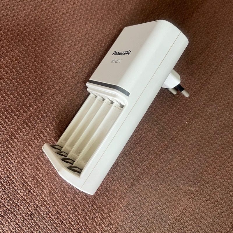 Panasonic Eneloop Smart & Quick Charger BQ-CC55 for rechargeable AA/AAA ...