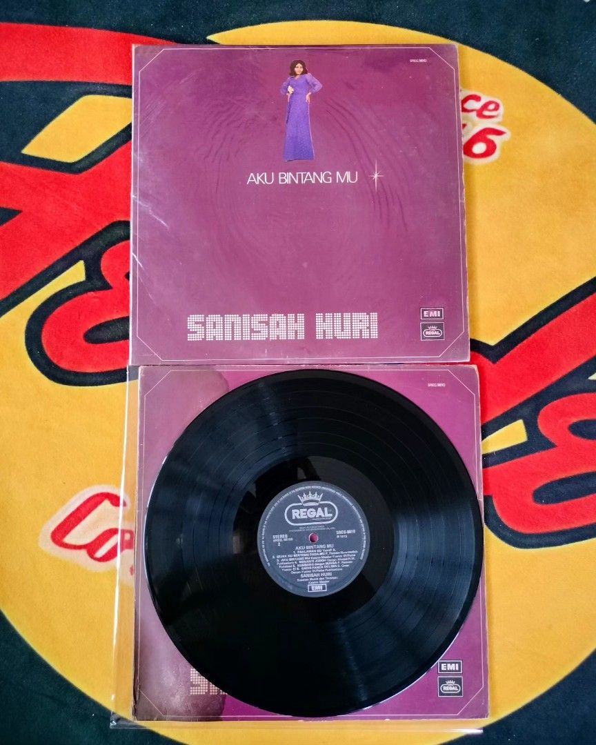 Sanisah Huri Piring Hitam LP Record, Hobbies & Toys, Music & Media ...