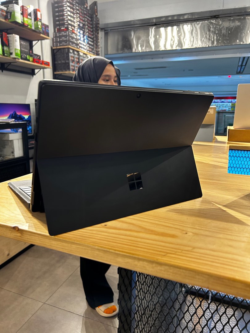 Surface Pro 7 Black Edition ( Display Unit ) 8GB 256 SSD, Computers ...