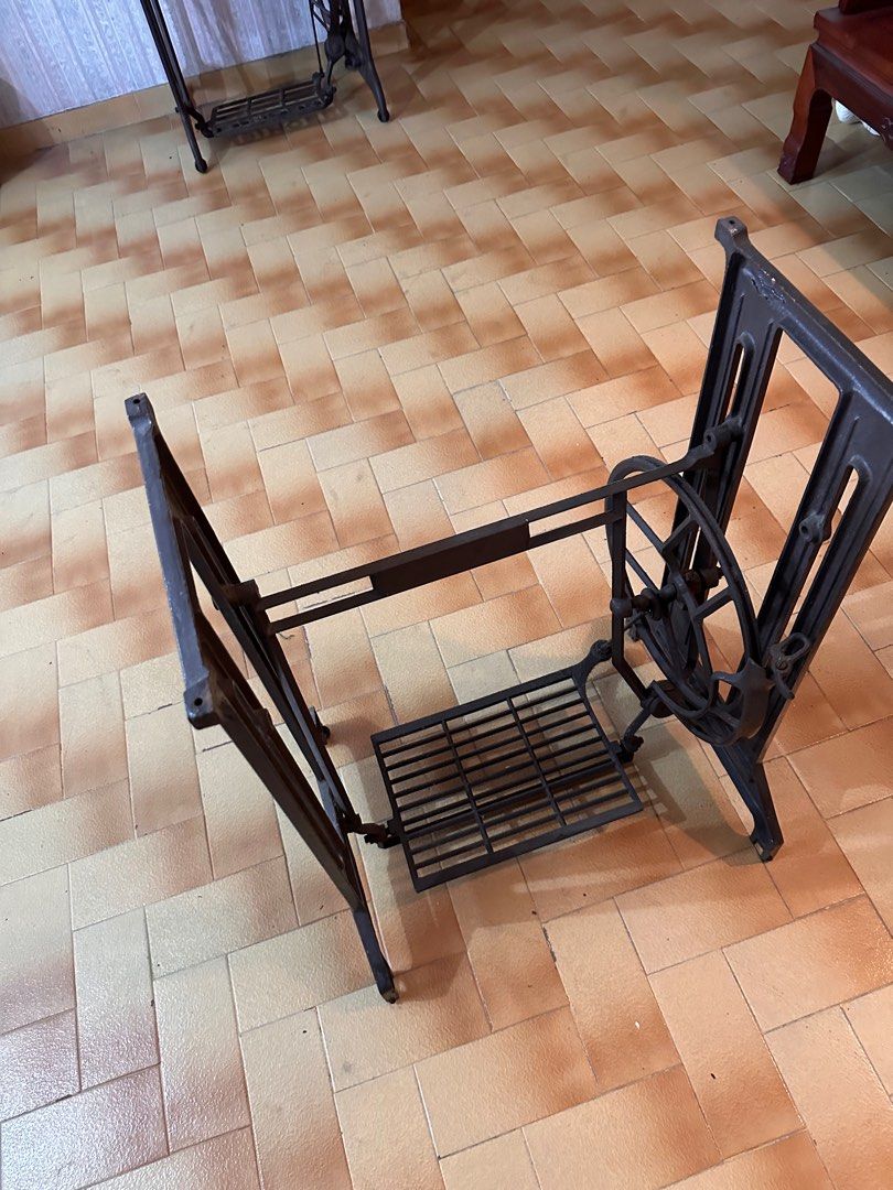 Vintage Singer sewing machine stand only, Hobbies & Toys, Memorabilia ...