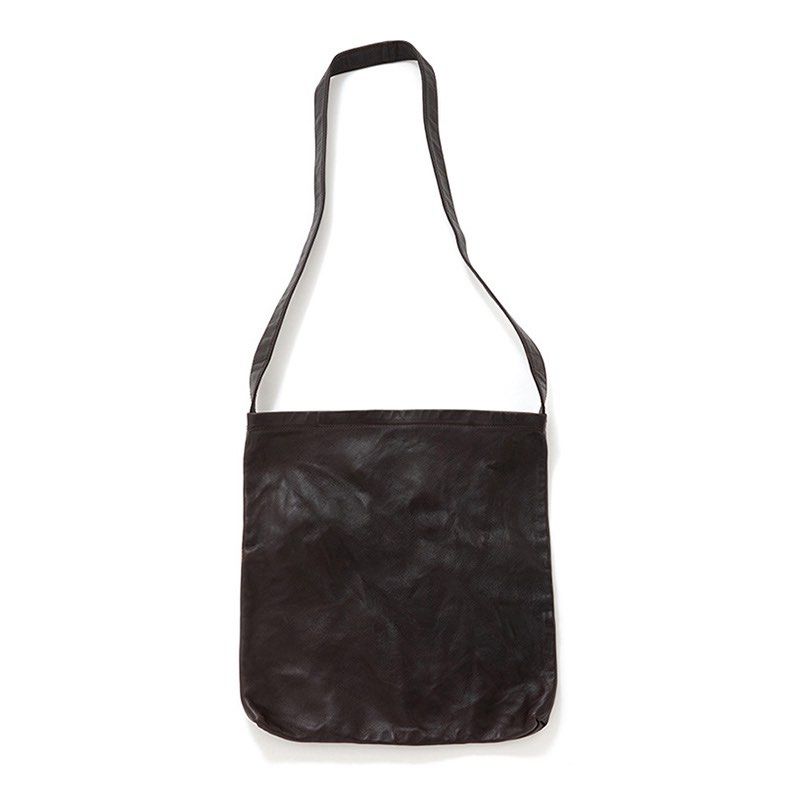 visvim RECORD BAG DMGD (IT VEG.H), 名牌, 手袋及銀包 - Carousell