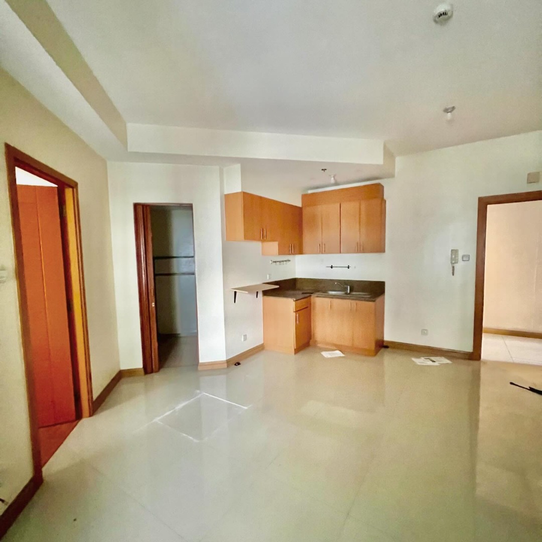 Trion Towers Condo Unit For Sale at McKinley Parkway, Bonifacio Global ...