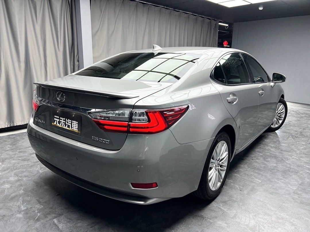 2018 Lexus ES200 2.0 豪華版 極光鈦, 汽車, 汽車出售在旋轉拍賣