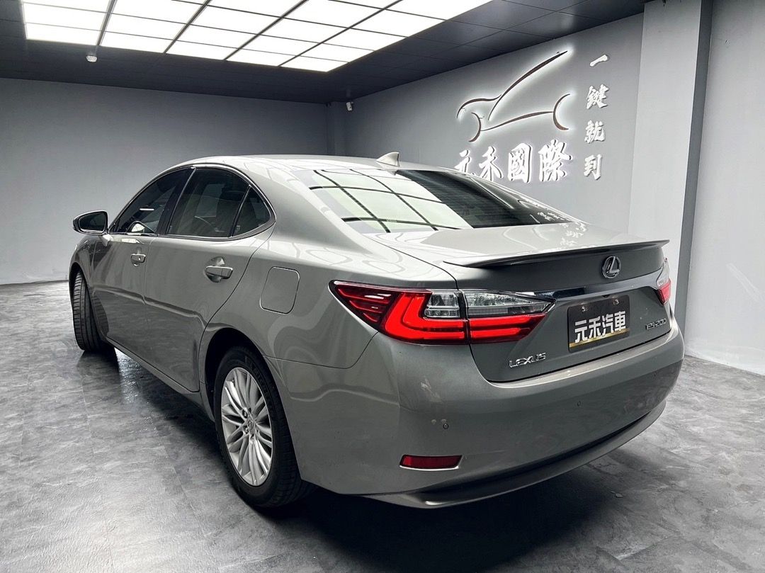 2018 Lexus ES200 2.0 豪華版 極光鈦, 汽車, 汽車出售在旋轉拍賣