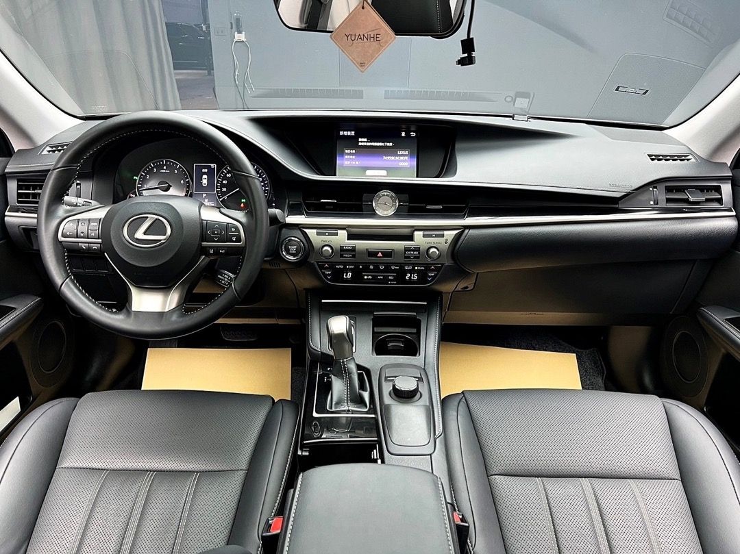 2018 Lexus ES200 2.0 豪華版 極光鈦, 汽車, 汽車出售在旋轉拍賣