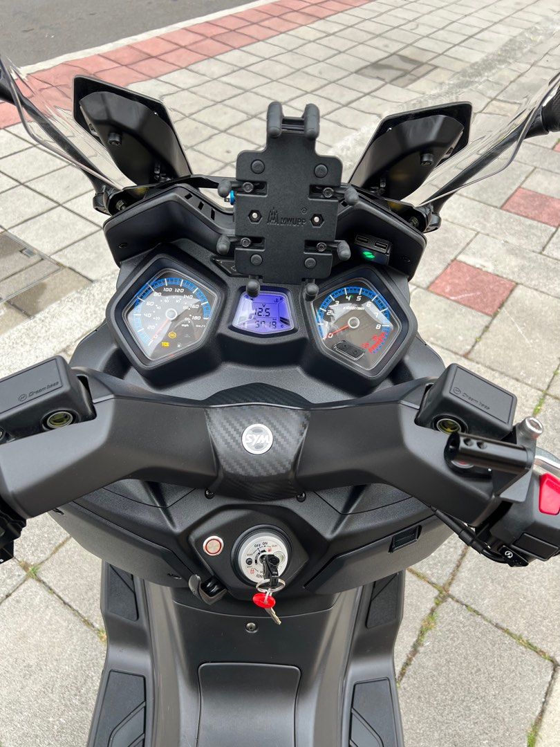 2022年 SYM Joymax Z+ ABS TCS 只跑五千公里 一手車, 機車, 重機在旋轉拍賣