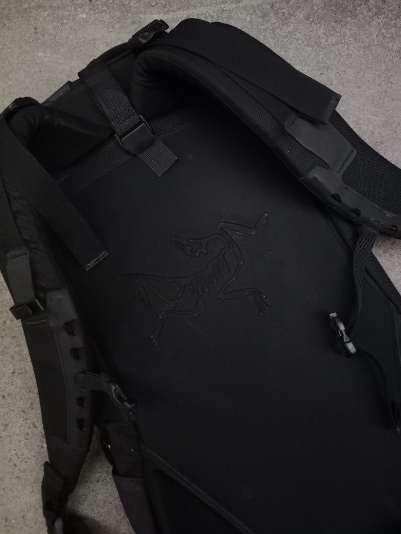 ARCTERYX BACKPACK, Men's Fashion, Bags, Backpacks on Carousell