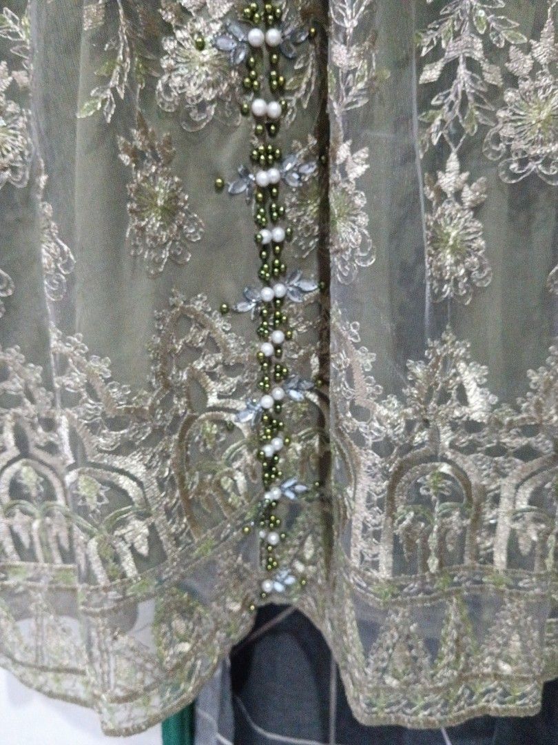 Baju kurung lace indonesia 2024, Women's Fashion, Muslimah Fashion ...