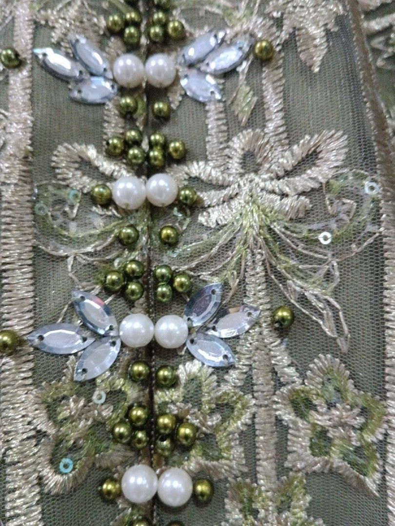 Baju kurung lace indonesia 2024, Women's Fashion, Muslimah Fashion ...