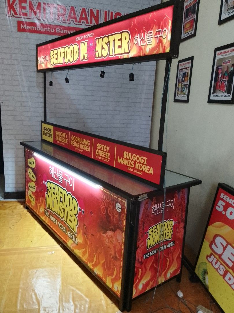 Booth Portable 2 Meter dengan Neon Box, Kitchen & Appliances di Carousell