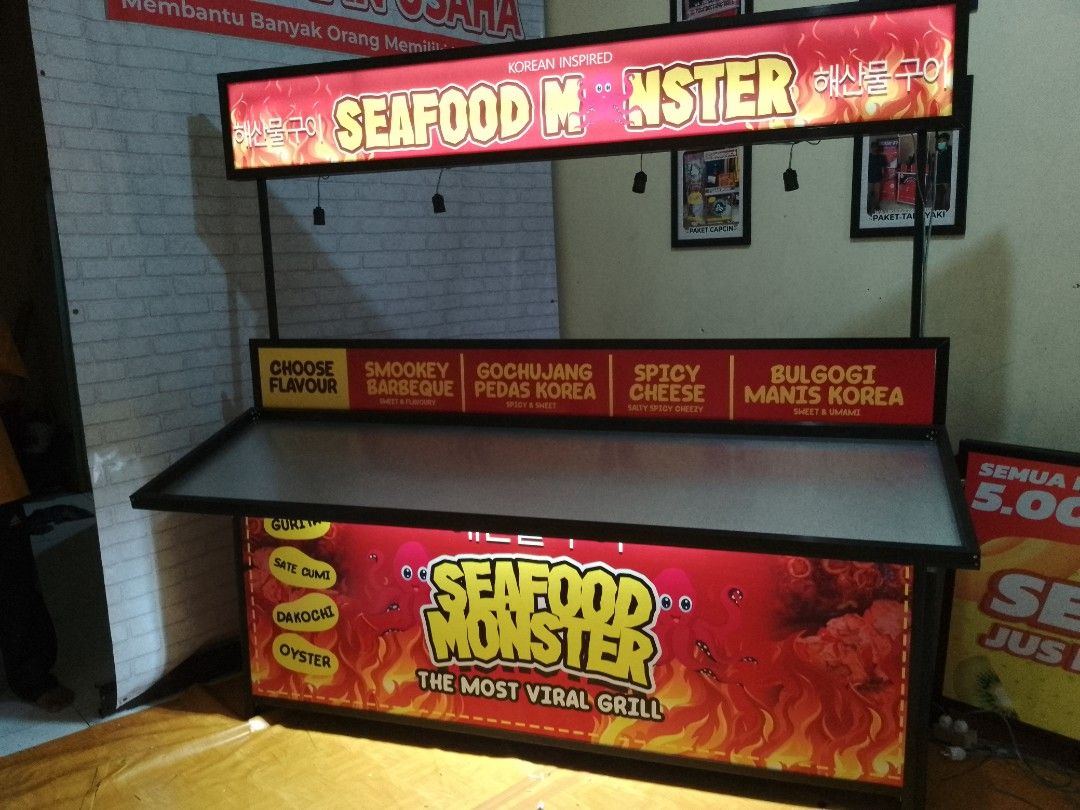 Booth Portable 2 Meter dengan Neon Box, Kitchen & Appliances di Carousell