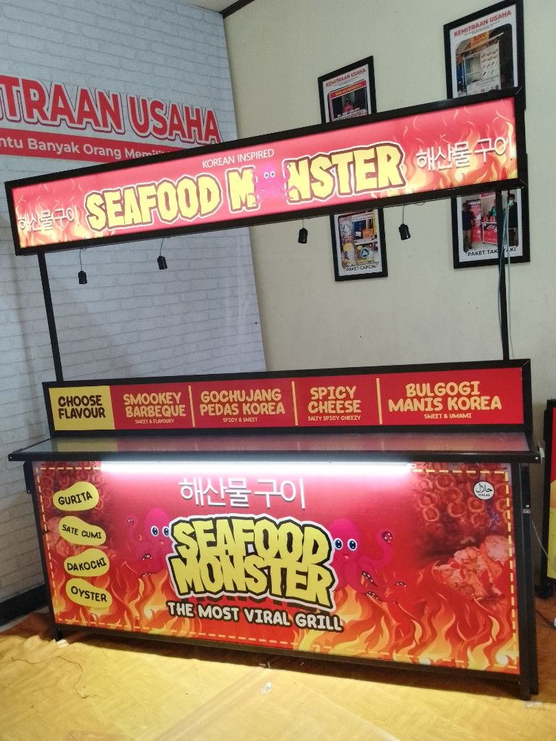 Booth Portable 2 Meter dengan Neon Box, Kitchen & Appliances di Carousell