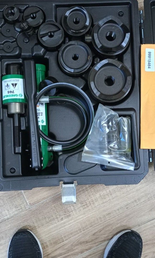 GREENLEE HYDRAULIC MANUAL KNOCKOUT PUNCH 1/2" - 4" MODEL: 7310SB KNOCK ...