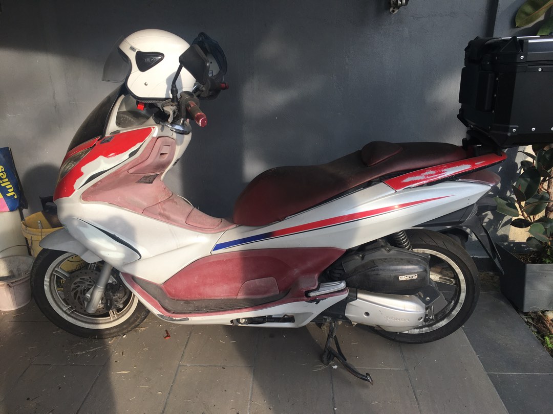 Honda pcx 150 v1, Motorbikes on Carousell
