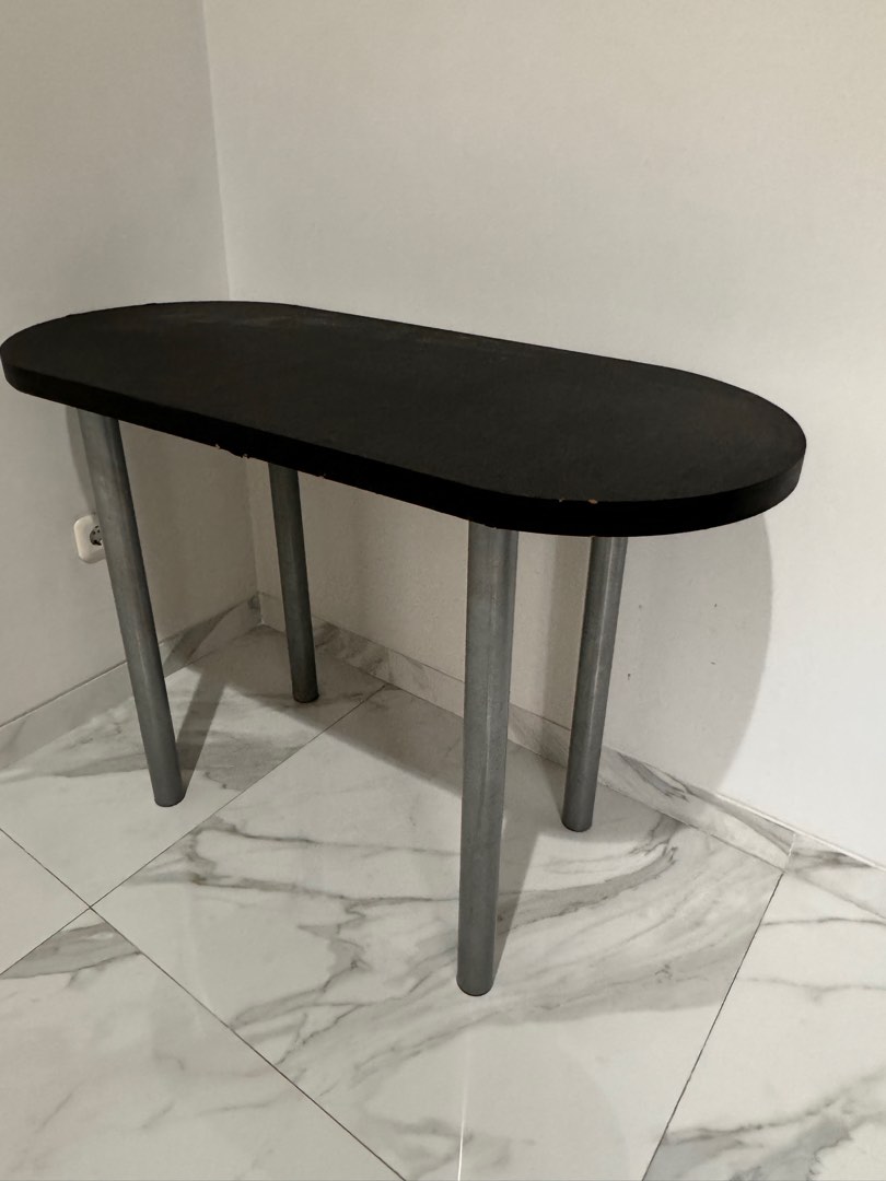 Meja mdf & kaki alumunium 1m, Perabotan Rumah di Carousell