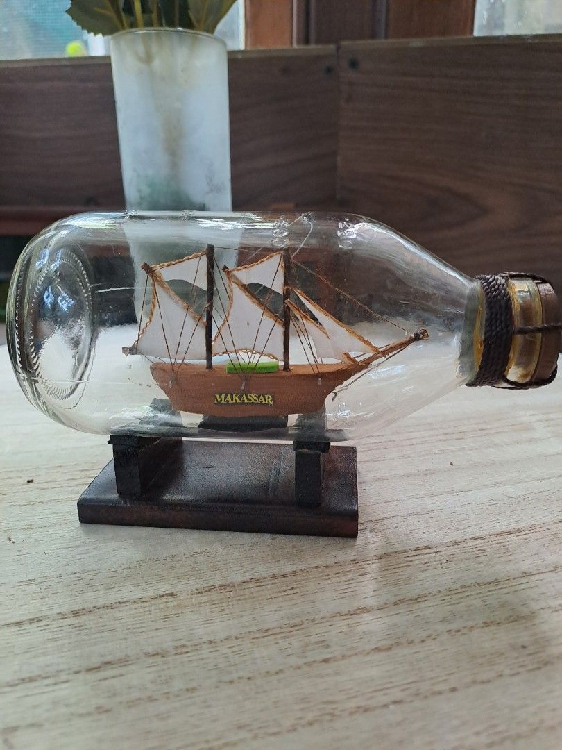 Miniatur kapal dalam botol, Antik, Pajangan di Carousell