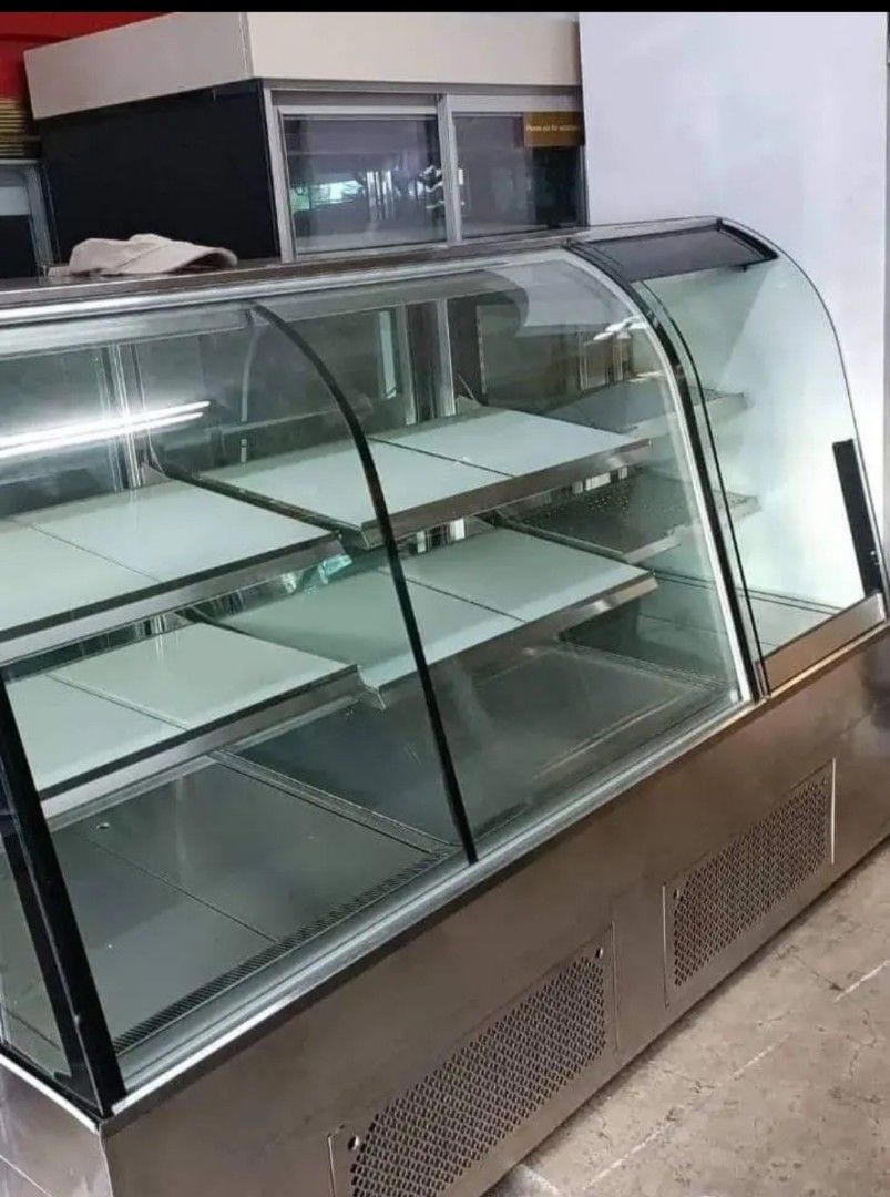 Starbucks Cake Chiller Display, TV & Home Appliances, Kitchen ...