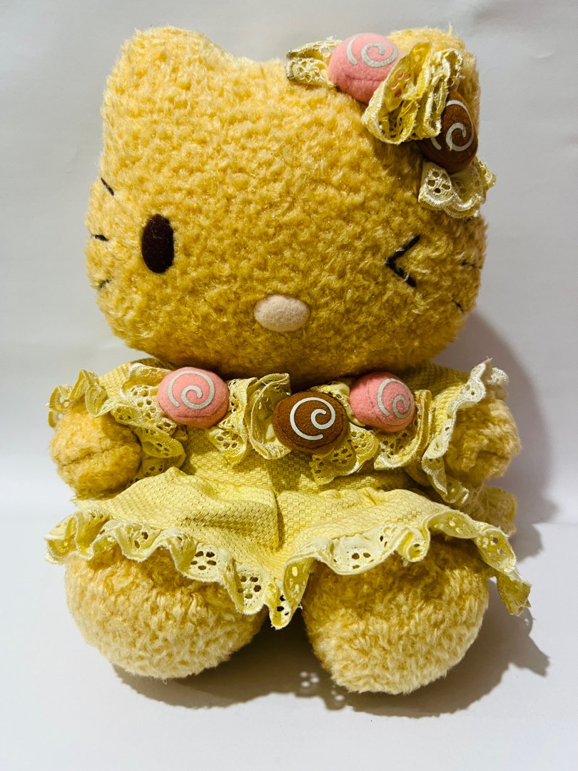 Tan hello kitty vintage, Hobbies & Toys, Toys & Games on Carousell