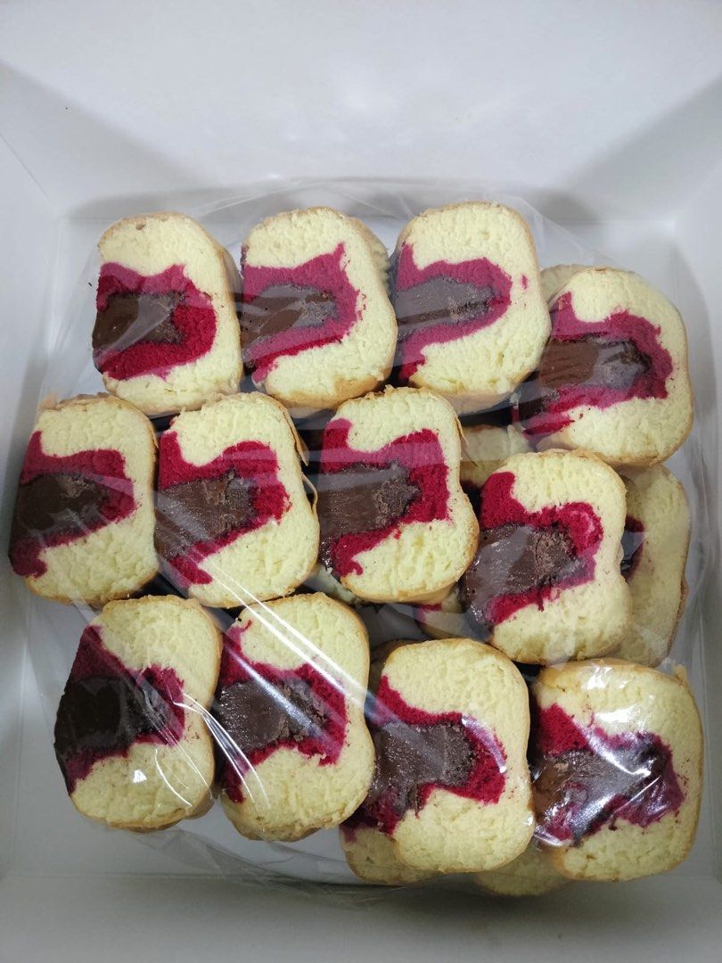 Tapak kuda & swissrolls, Food & Drinks, Homemade Bakes on Carousell