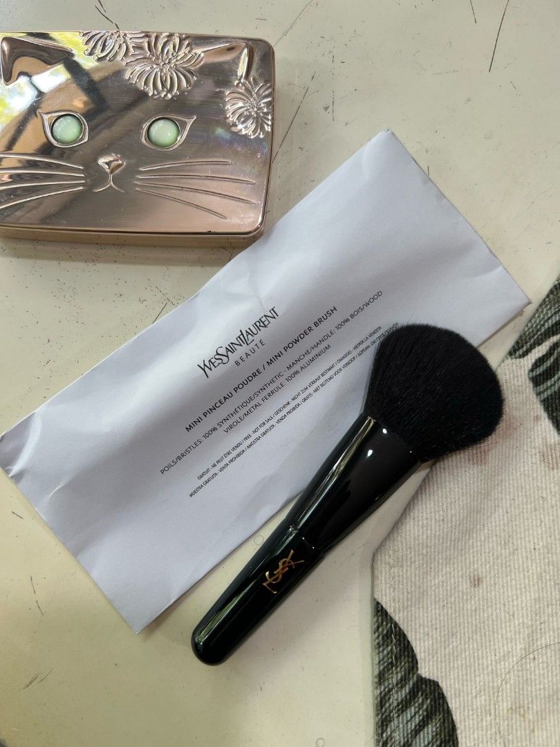 YSL Mini Powder Brush, Kesehatan & Kecantikan, Rias Wajah di Carousell