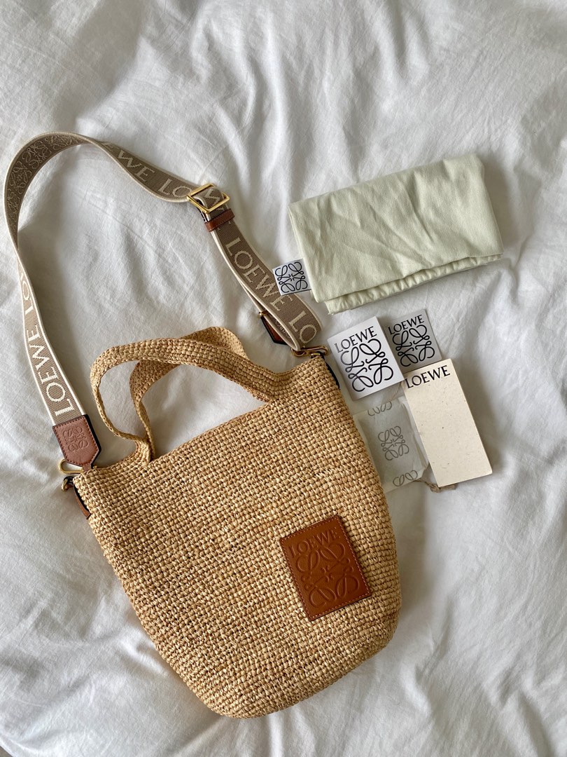 LOEWE mini slit bag in raffia and calfskin, 名牌精品, 精品包與皮夾在旋轉拍賣