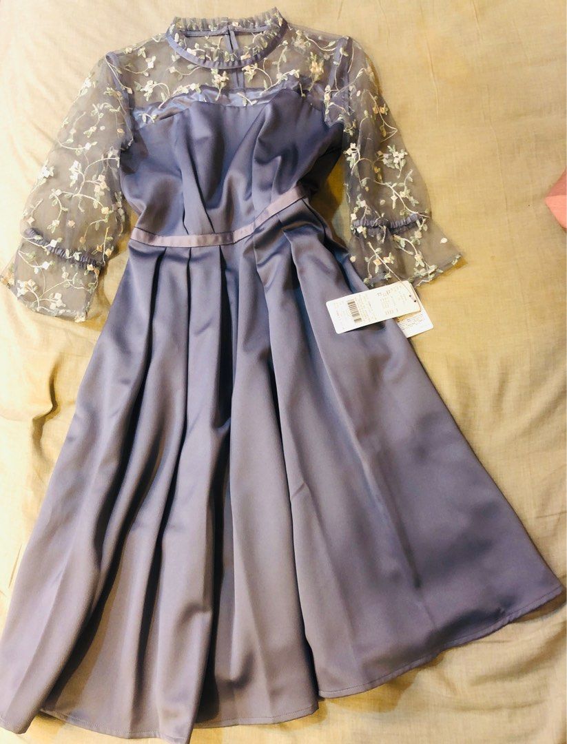 日系浪漫韓系全新 日本品牌 Dorry doll 全新玫瑰花刺繡背後蝴蝶結氣質莫藍迪藍色短䄂洋裝送MS可穿，隱形拉鍊, 她的時尚, 洋裝＆套裝, 洋裝在旋轉拍賣