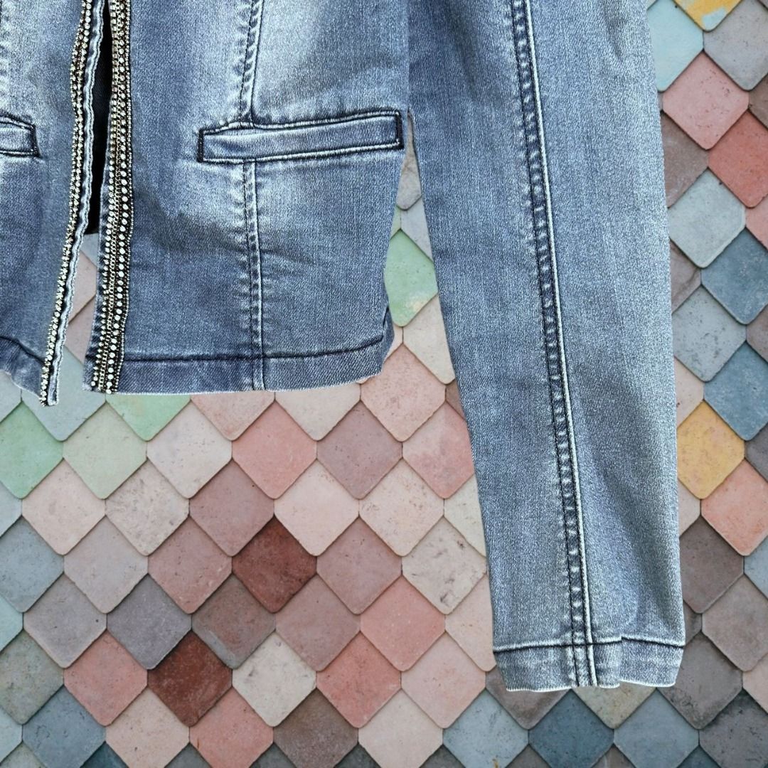 二手 LAGOGO 上海製 藍 九成二新 彈性復古水鑽V領單扣腰身短版38 牛仔 外套 VB0208﹝凡賽蘇﹞, 她的時尚, 外套、夾克、大衣在旋轉拍賣