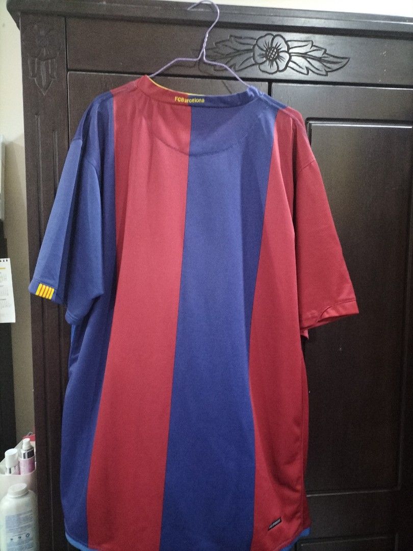 Barcelona Vintage 90an, Men's Fashion, Activewear on Carousell