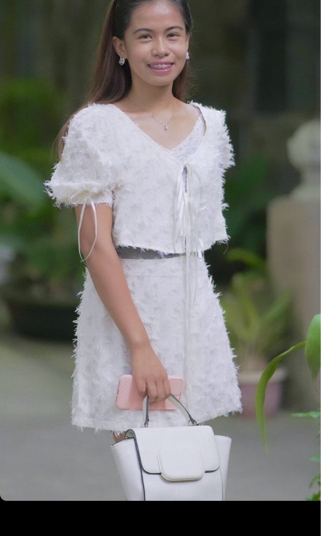 Coords/set (off-white, feather-y), Women's Fashion, Dresses & Sets ...