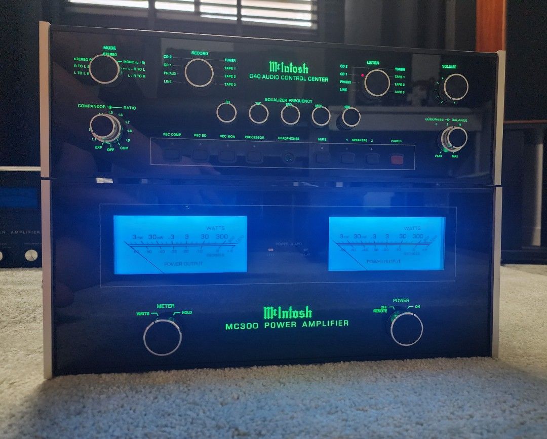Mcintosh c40 preamplifier with mc300 stereo power amplifier, Audio ...