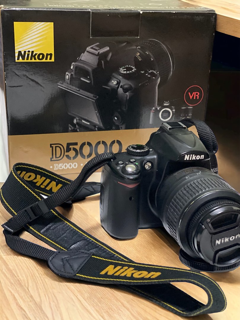 Nikon D5000 (Low Shutter Count), Photography, Cameras on Carousell