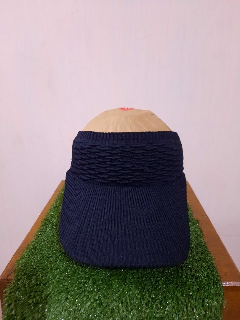 Topi Bolong, Fesyen Pria, Aksesoris, Topi di Carousell