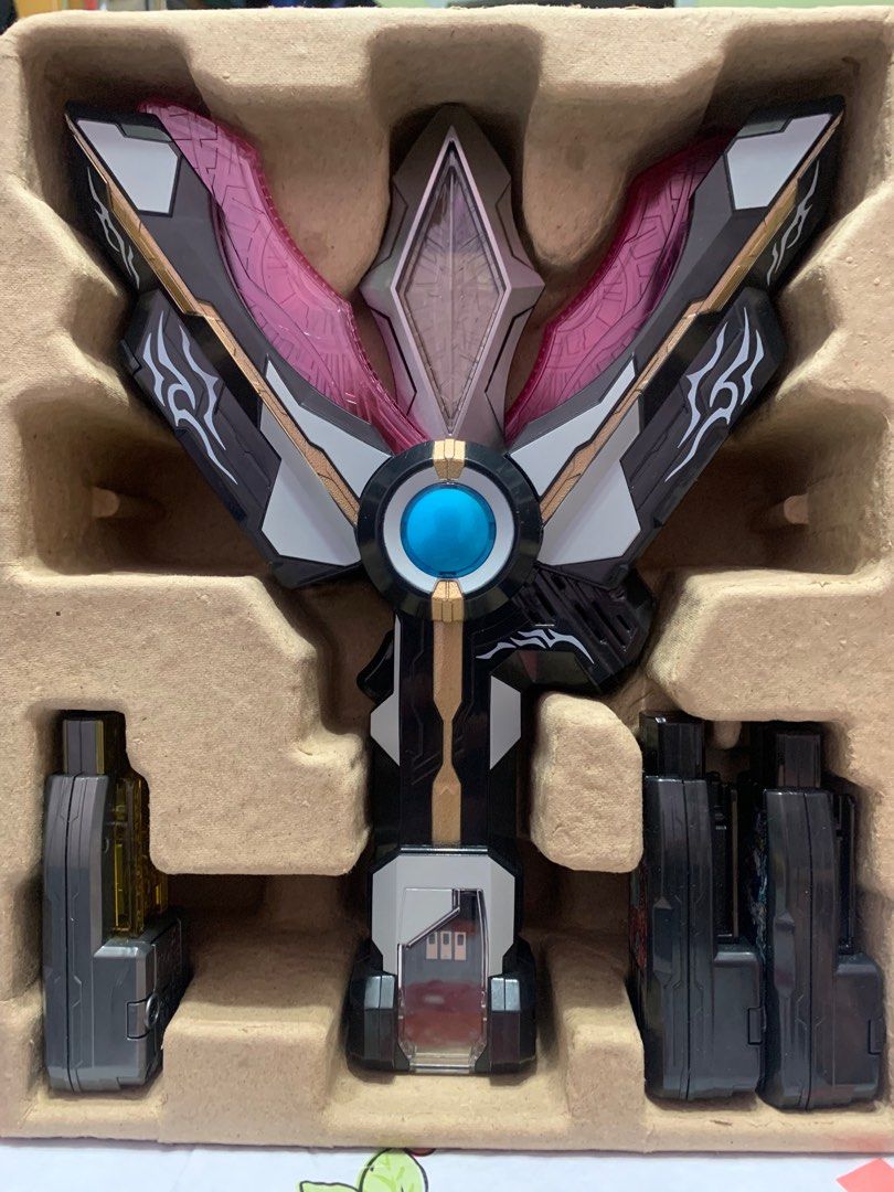 Ultraman Trigger dark Dx, 興趣及遊戲, 玩具 & 遊戲類 - Carousell