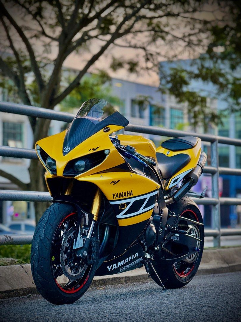 Yamaha YZF R1 Crossplane , Motorbikes on Carousell