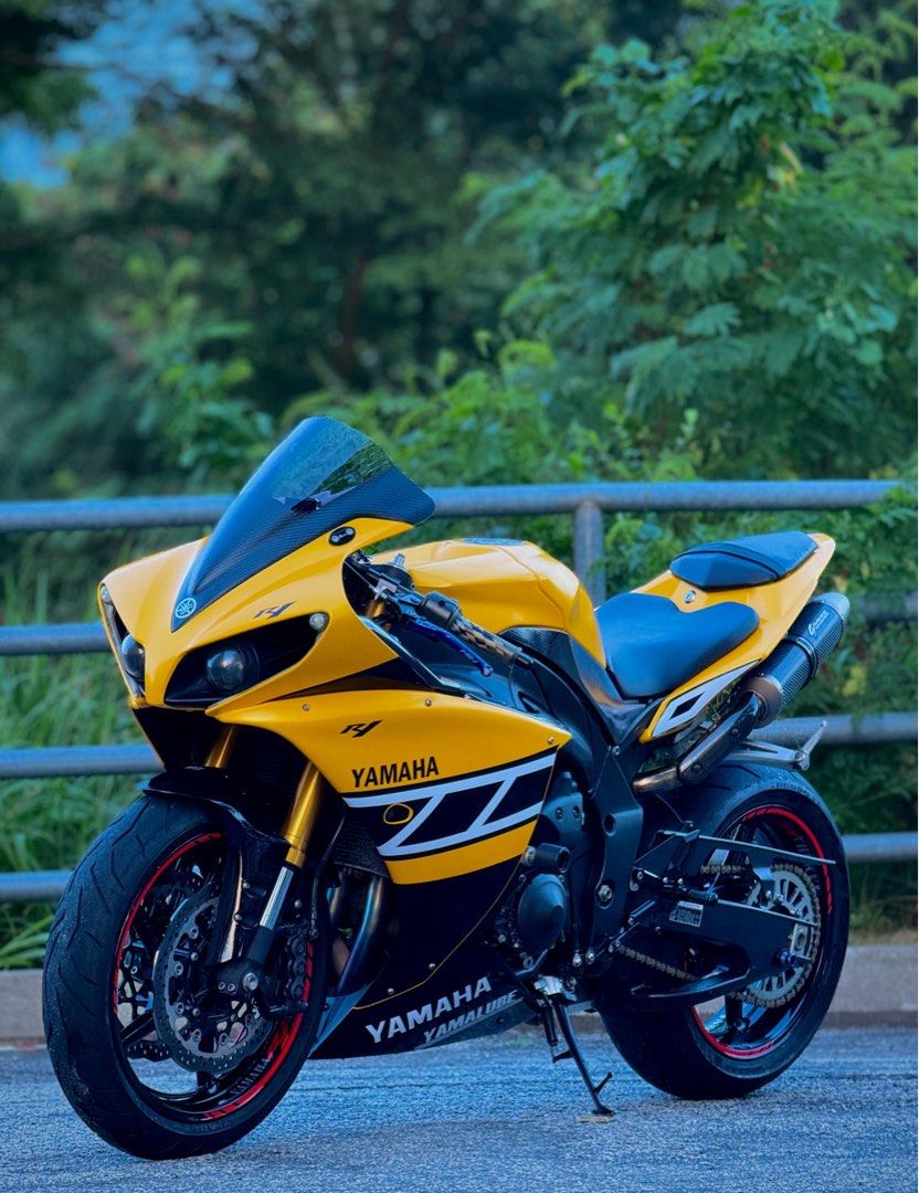Yamaha YZF R1 Crossplane , Motorbikes on Carousell